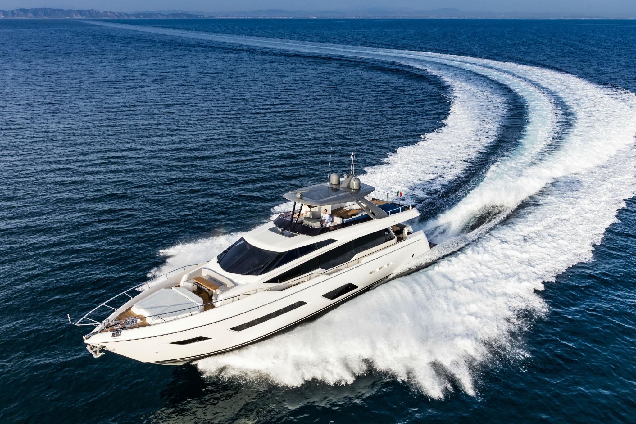Yacht EPIC, Ferretti | CHARTERWORLD Luxury Superyacht Charters